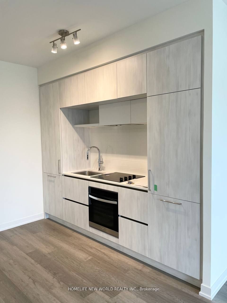 933 - 2 David Eyer Rd, Richmond Hill, Ontario L4S0N6 Listing History ...