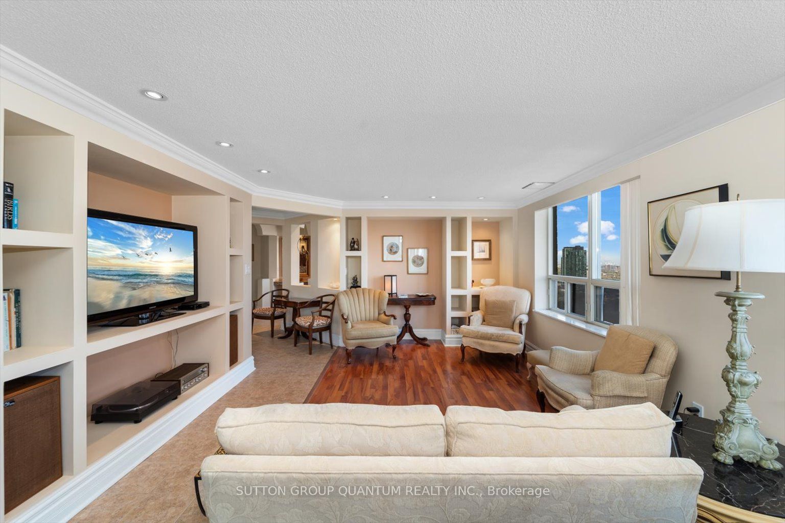 PH102 - 325 Webb Dr, Mississauga, Ontario L5B3Z9 Sold History | HouseSigma